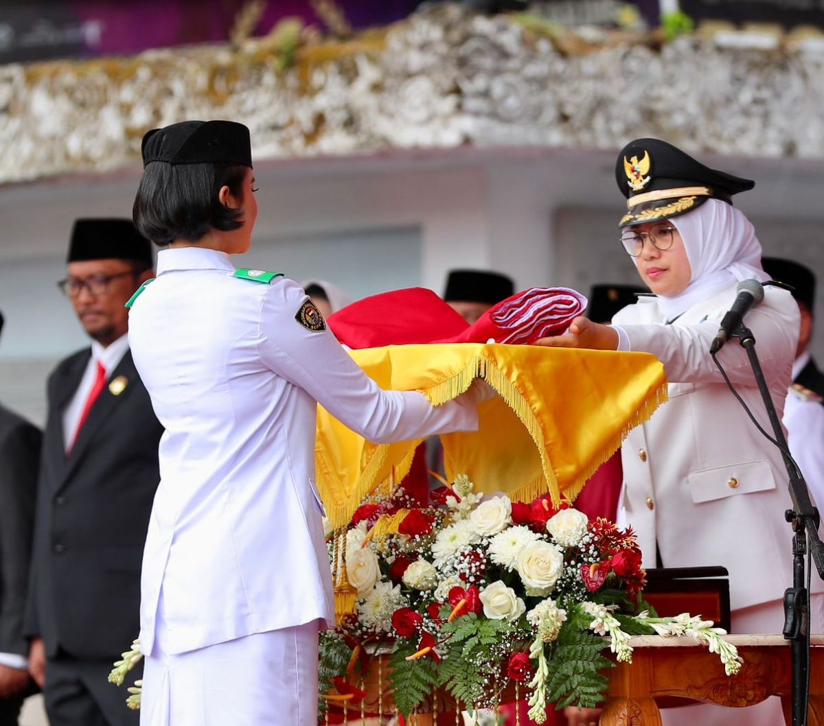 Meski Diguyur Hujan, Upacara HUT ke-78 RI di Banyuwangi Berlangsung Khidmat