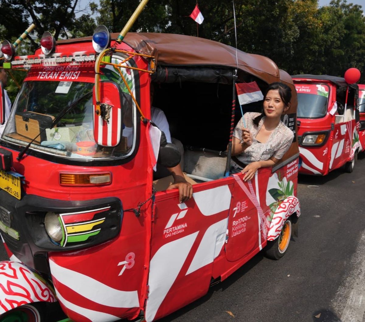 Meriahkan HUT RI, PGN Hadirkan Bajaj Merah dengan Tarif Rp1.700 per 8 Km