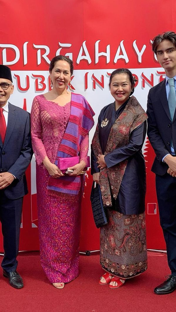 Potret Putri Presiden Pertama Indonesia Rayakan HUT RI di London ...