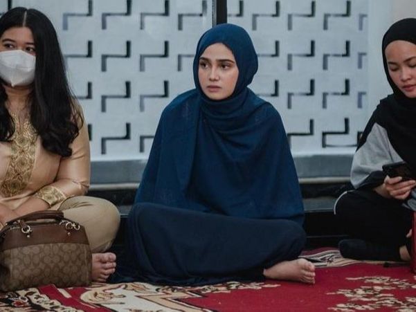 Luar Biasa Menawan! 8 Potret Syifa Hadju Tampil Memesona dengan ...