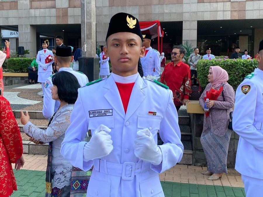 8 Foto Dhofin, Anak Ibnu Jamil, Melaksanakan Tugas Sebagai Anggota Paskibraka: Ekspresi Sukacita ...