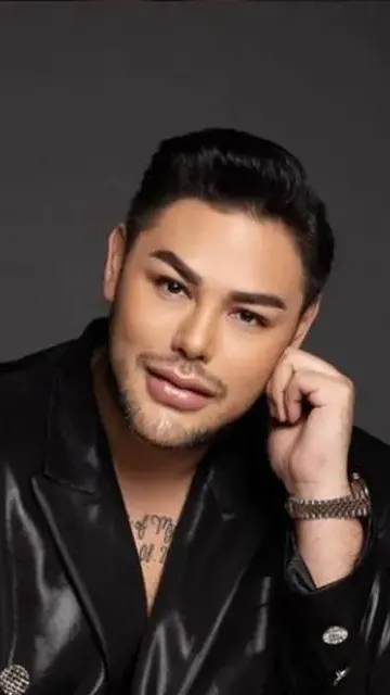 10 Foto Rumah Masa Kecil Ivan Gunawan, Asri Banyak Pohon dan Mewah Pada ...