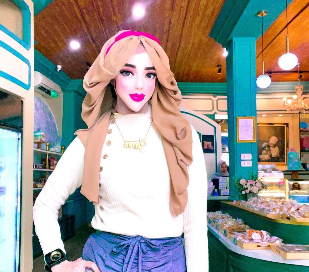 Ingat PNS Viral Berdagu Lancip? Ini Potret Wajah Asli Yuni Jasmine yang Curi Perhatian