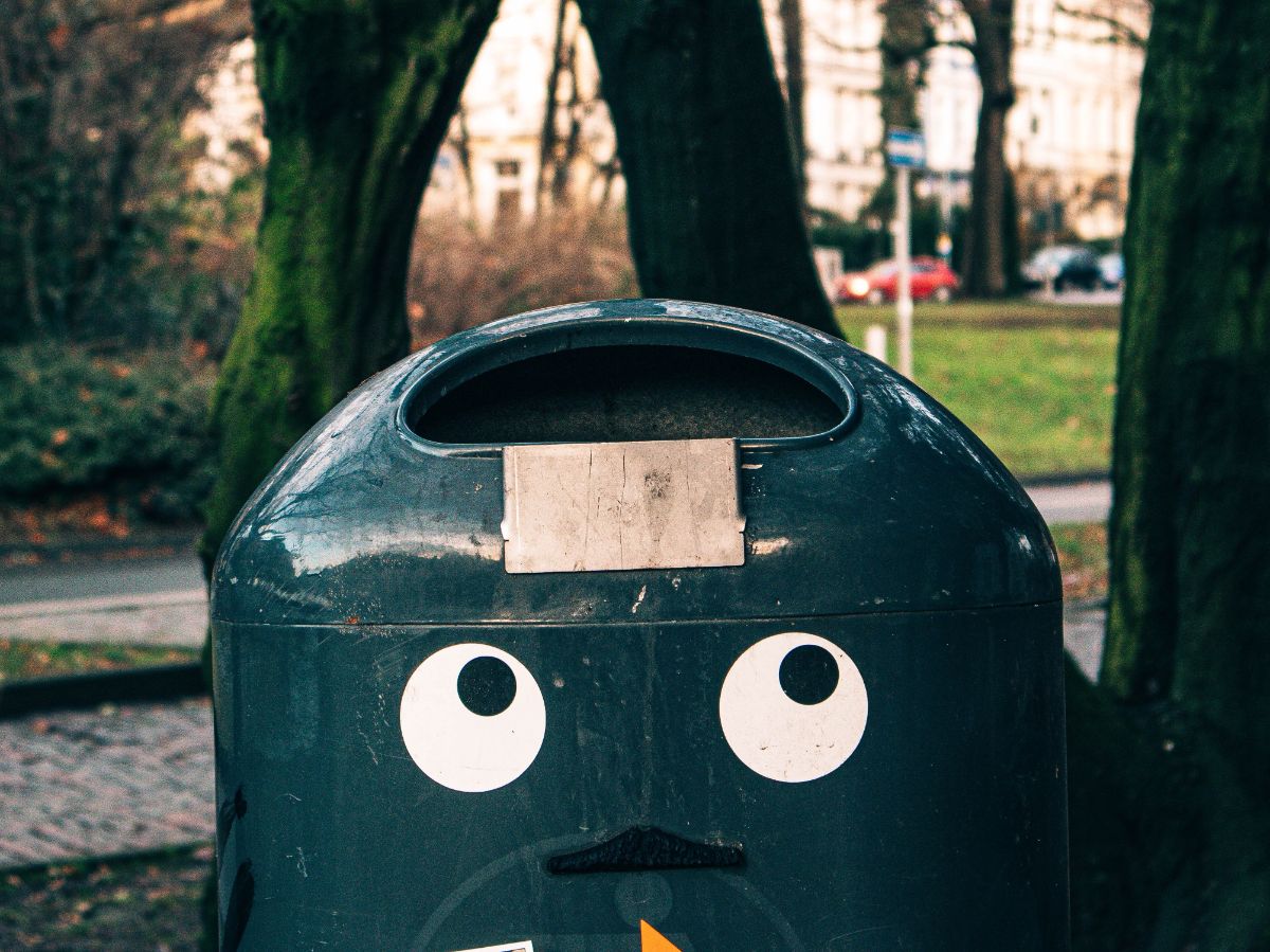 8 Cara Menjaga Lingkungan Sekolah, Buang Sampah pada Tempatnya