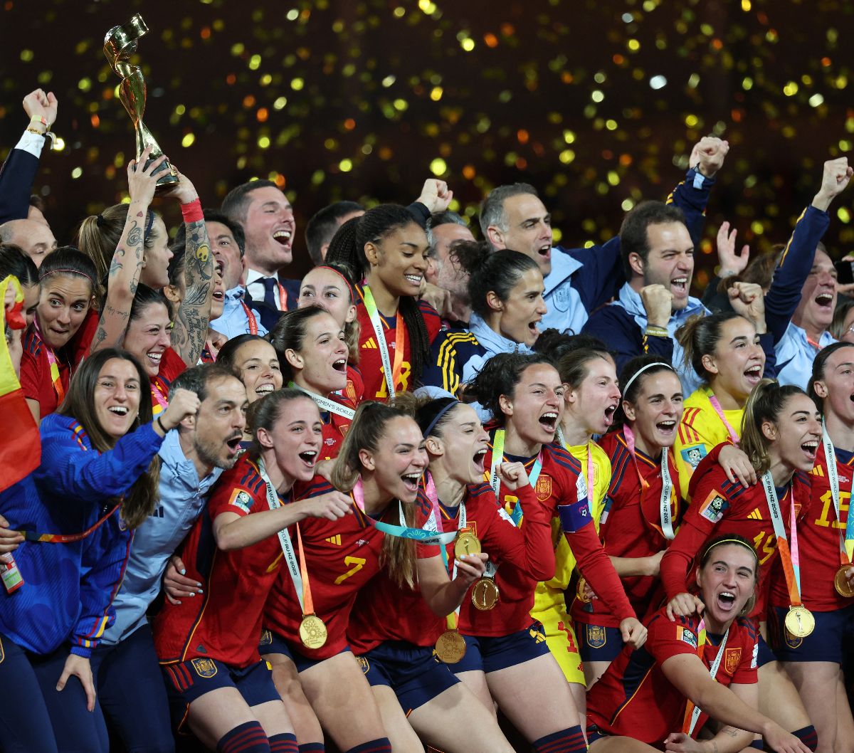 FOTO: Momen Timnas Spanyol Juara dan Cium Piala Dunia Wanita 2023 Usai Laga Sengit dan Keras ...
