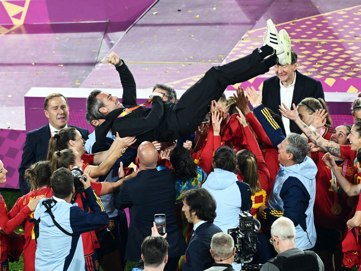 FOTO: Momen Timnas Spanyol Juara dan Cium Piala Dunia Wanita 2023 Usai Laga Sengit dan Keras ...