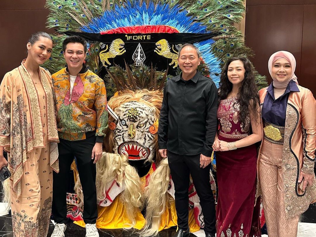 Potret Paula Verhoeven Tampil Cantik Kenakan Batik, Baim Wong 'Istri ...