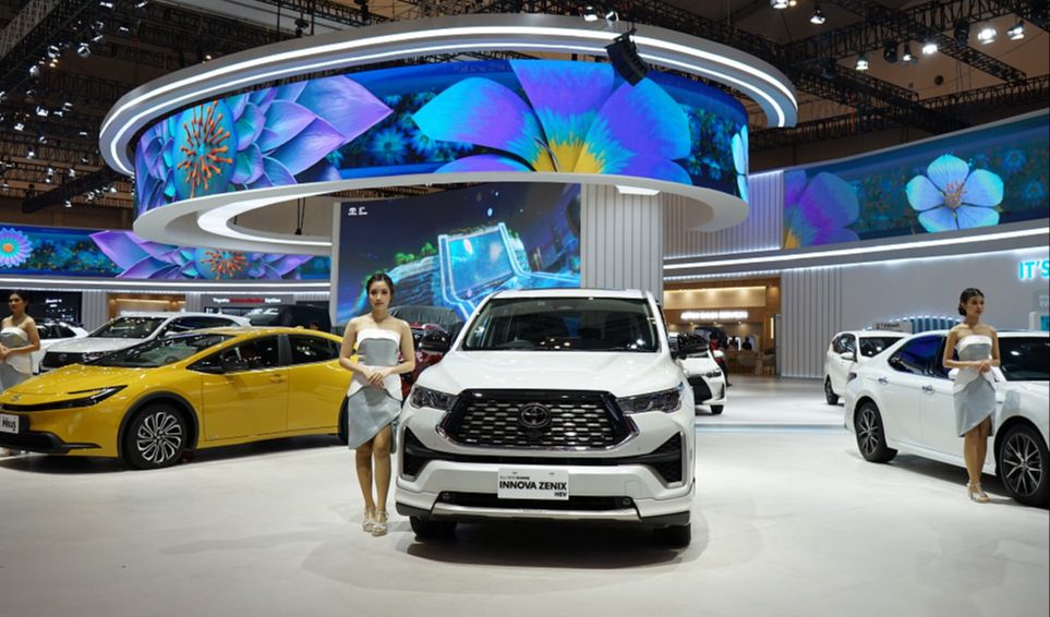 Wow, Penjualan Mobil Hybrid dan Listrik Toyota Naik 10 Kali Lipat selama GIIAS 2023