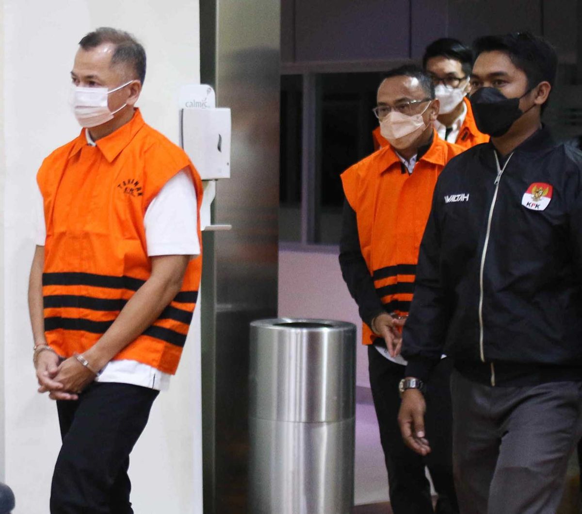 FOTO: Ini Tampang Tersangka Korupsi Bansos Beras yang Ditahan KPK, Rugikan Negara Rp127,5 Miliar