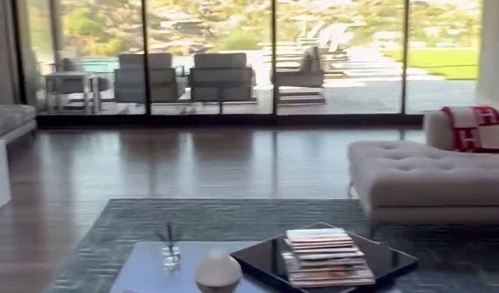 11 Potret Rumah Farah Quinn Yang Megah bak Istana di Amerika, Berada di ...
