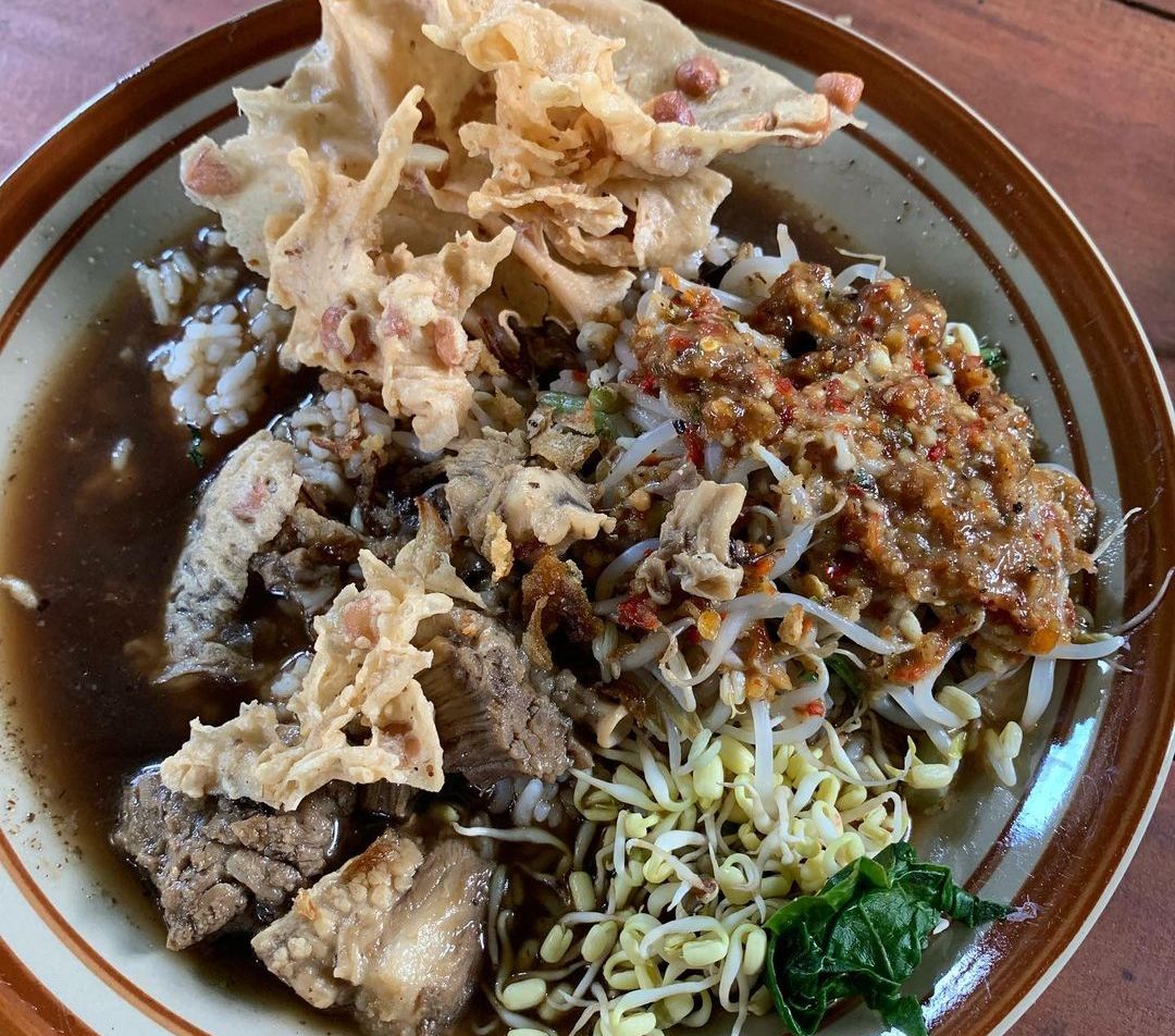 Cita Rasa Unik Pecel Rawon, Diklaim Kuliner Khas Dua Daerah di Jawa Timur