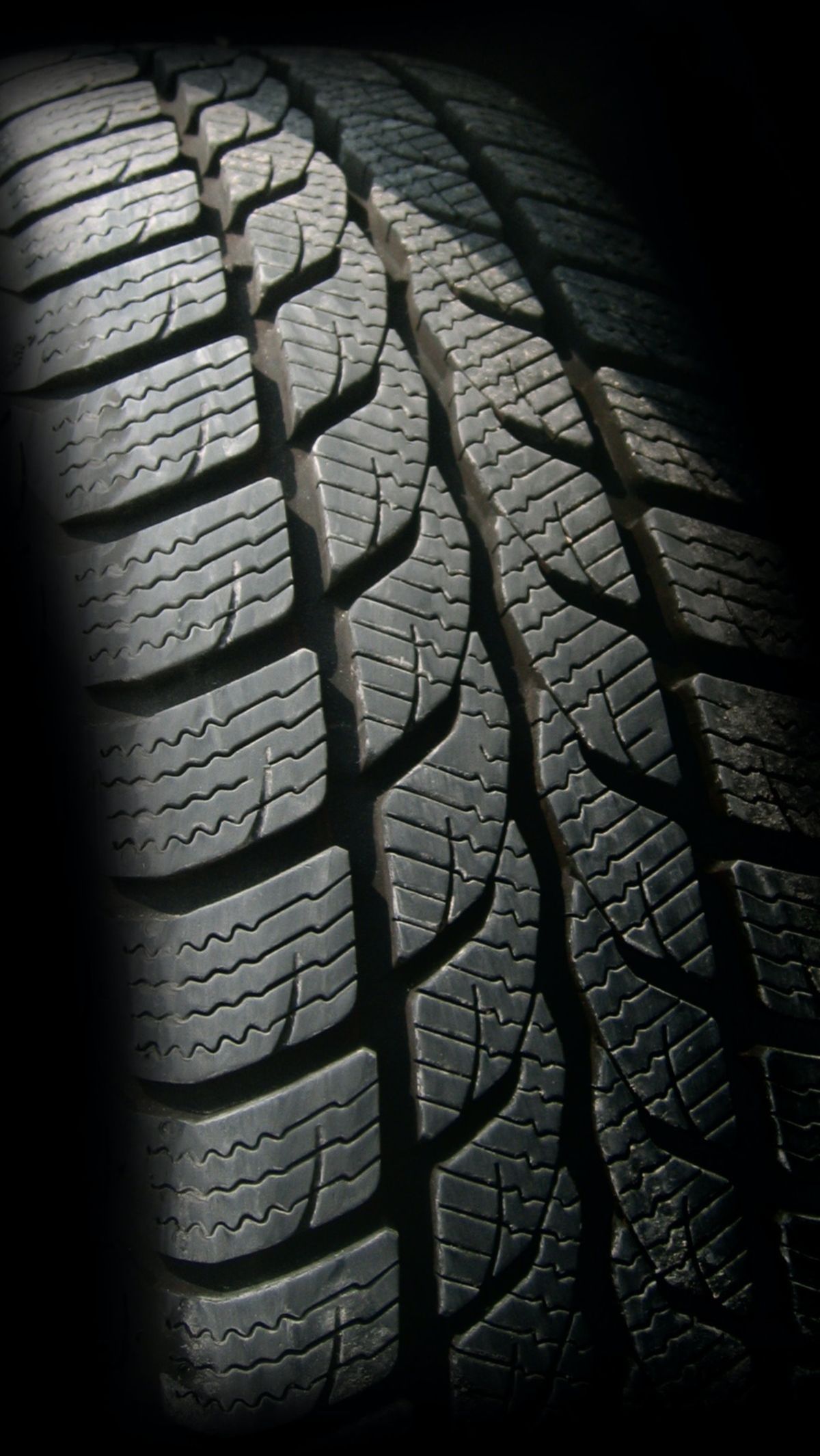 Penyebab Ban Mobil Retak, Begini Bahayanya jika Dibiarkan