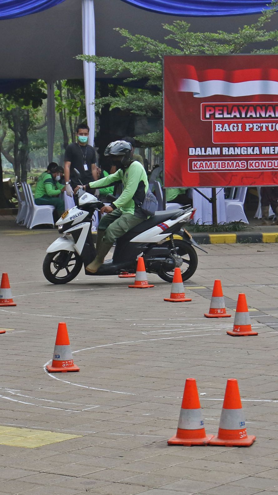 DPR Dukung Perubahan Sirkuit untuk Ujian Praktik SIM | merdeka.com