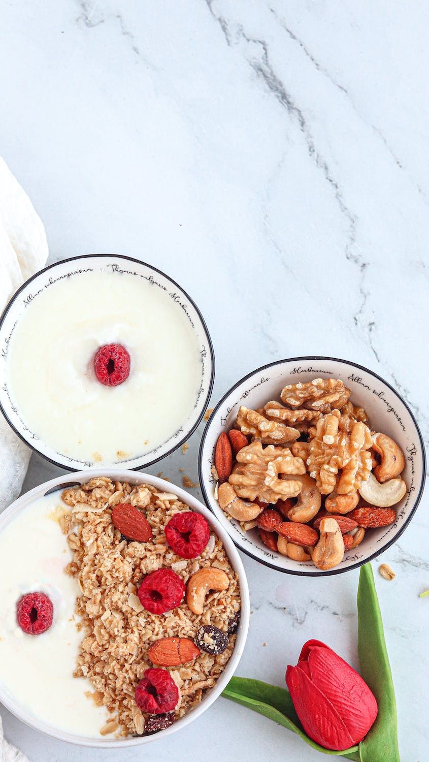 Resep Smoothie Bowl ala Yulia Baltschun, Bahannya Super Simpel dan ...