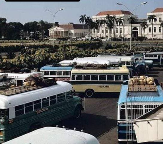 Potret Lawas Terminal Bus di Indonesia Tahun 70-an, Bentuk Bis Jadul ...