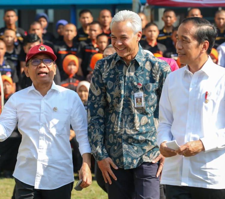 Usai Blusukan Bertiga Dengan Prabowo Kini Jokowi Dan Ganjar Jalan