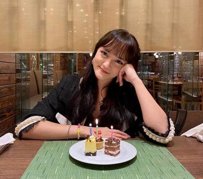 Tak Tersorot, Potret Agatha Putri Cantik Nia Paramitha yang Sekolah di ...