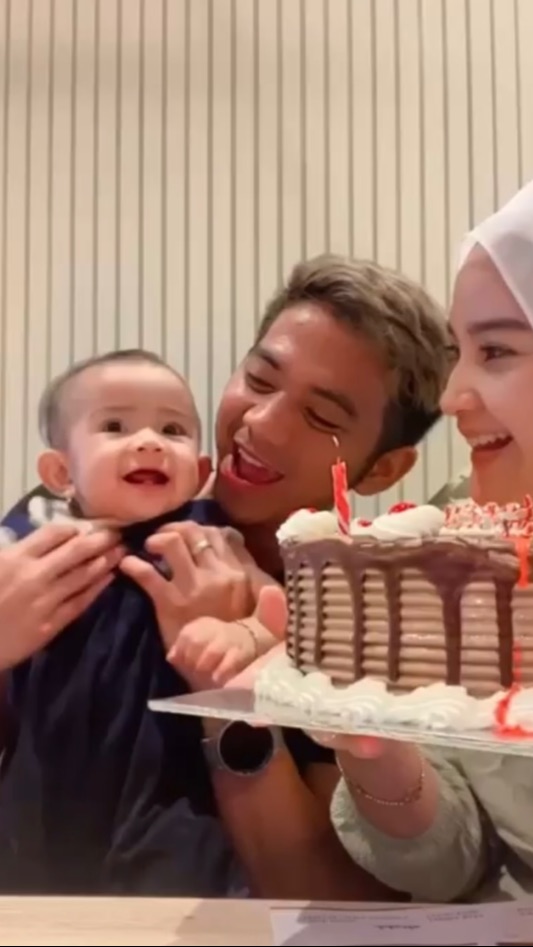 Umumkan Kehamilan Anak Kedua, Ini Potret Harmonis Keluarga Ridho DA dan ...