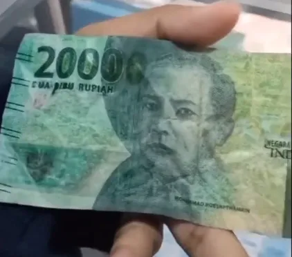 Pedagang Ini Kena Tipu, Duit Rp2.000 Digambar dan Ditambahi Nol Jadi ...