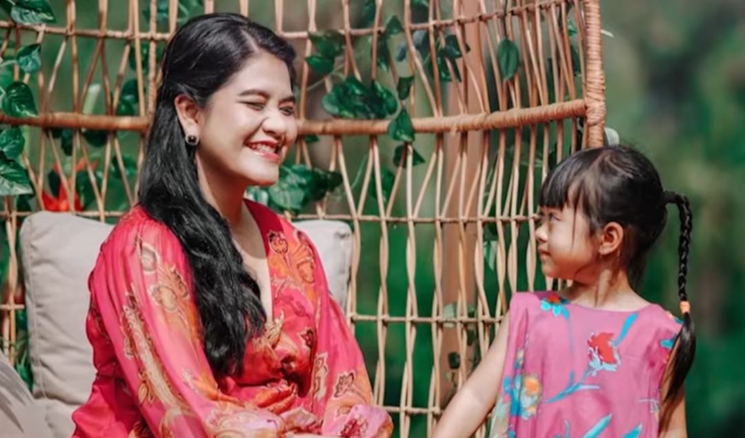 10 Potret Terbaru Sedah Mirah Putri Kahiyang Ayu Kini Menginjak 5 Tahun ...