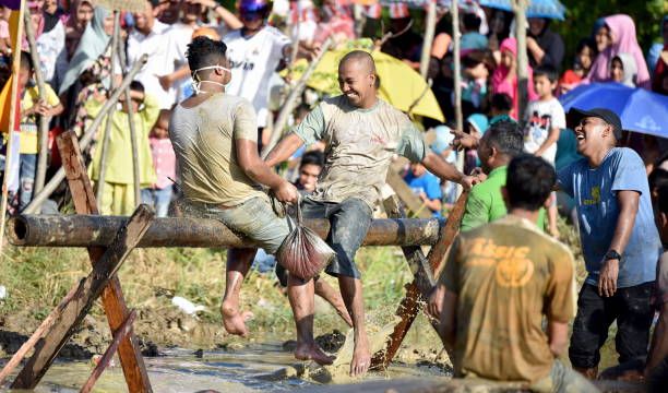 Kumpulan Ide Lomba 17 Agustus Bapak-bapak, Lucu dan Meriah