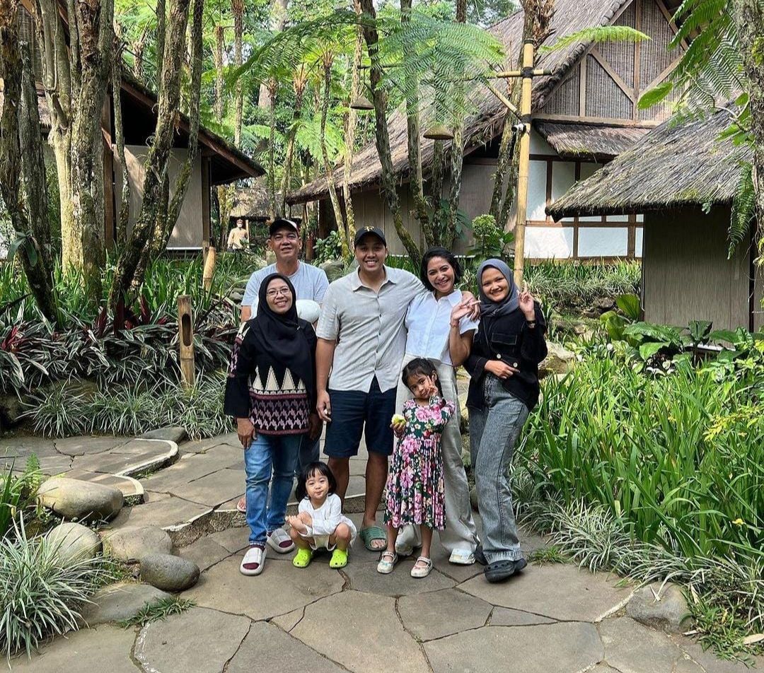 Liburan Seru Caca Tengker dan Keluarga, Nginapnya di Glamping yang ...