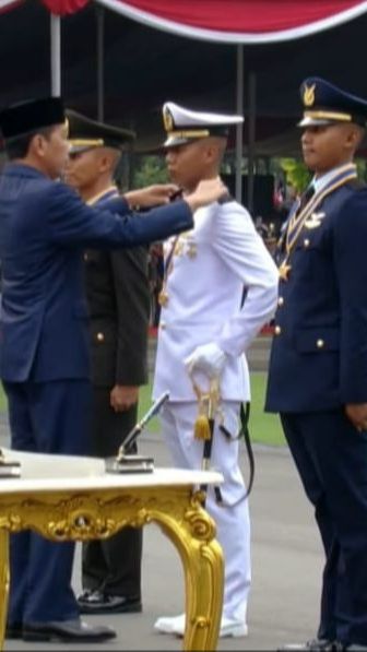 Peraih Adhi Makayasa Irfan Urane dan Sawung Setyawan 'Diterawang' jadi ...