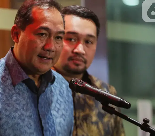Diperiksa Selama 9 Jam, Mantan Mendag Lutfi Dicecar 61 Pertanyaan Diperiksa Selama 9 Jam, Mantan Mendag Lutfi Dicecar 61 Pertanyaan