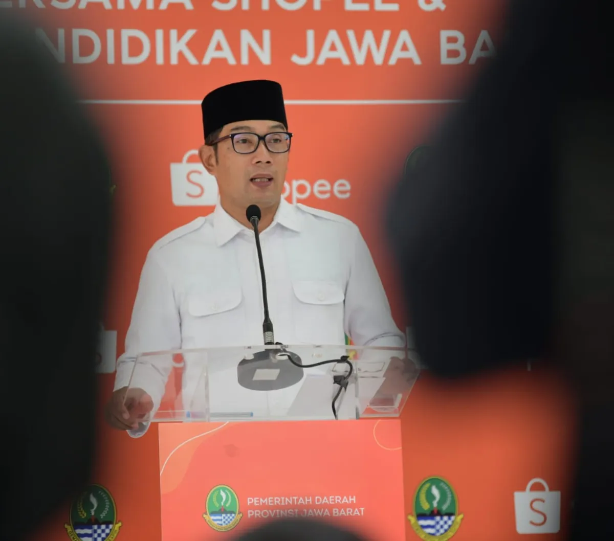 Diisukan Jadi Cawapres Ganjar, Pengamat Nilai Ridwan Kamil Tegak Lurus ... Diisukan Jadi Cawapres Ganjar, Pengamat Nilai Ridwan Kamil Tegak Lurus ...