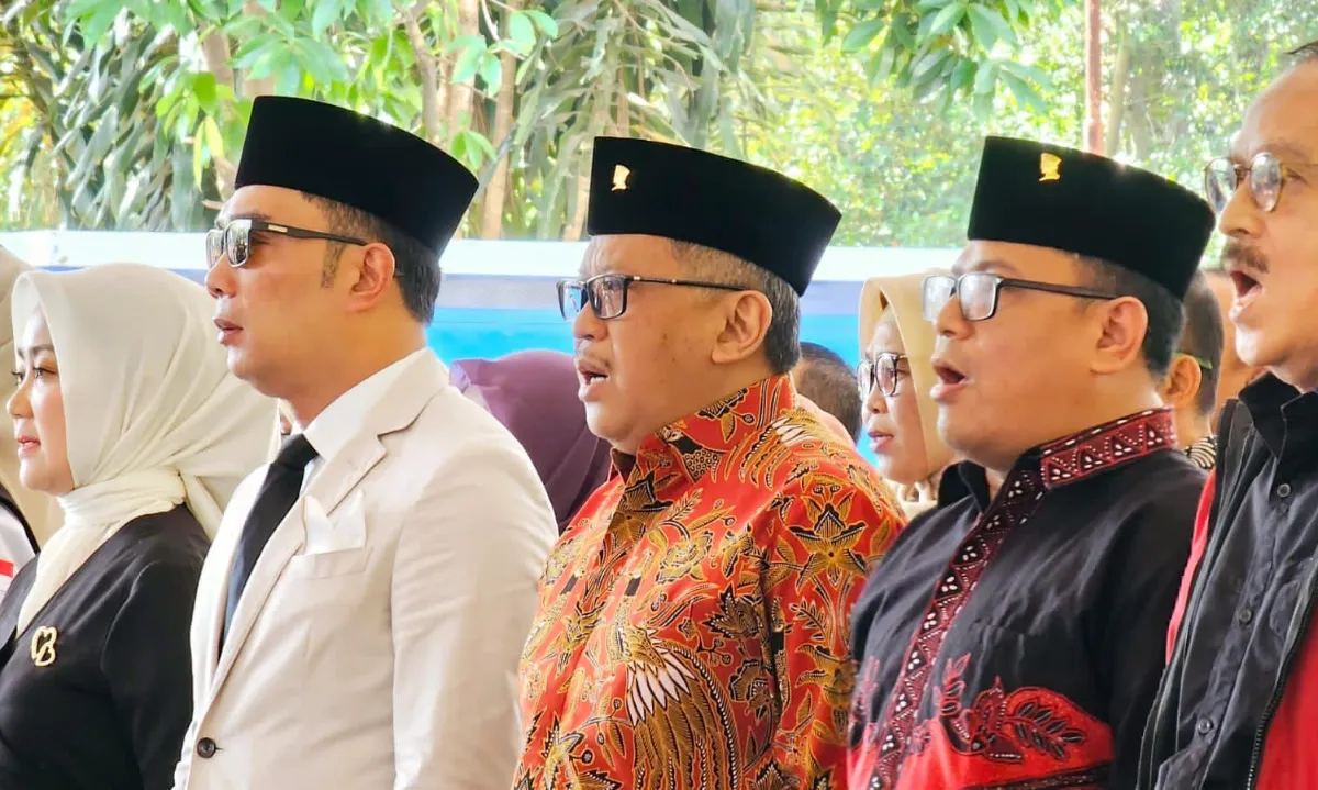 Diisukan Jadi Cawapres Ganjar, Pengamat Nilai Ridwan Kamil Tegak Lurus ... Diisukan Jadi Cawapres Ganjar, Pengamat Nilai Ridwan Kamil Tegak Lurus ...