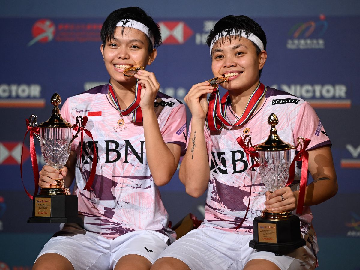 FOTO: Momen Selebrasi Kemenangan Apriyani-Siti Fadia dan Jonatan Christie Pecah Usai Raih Podium ...