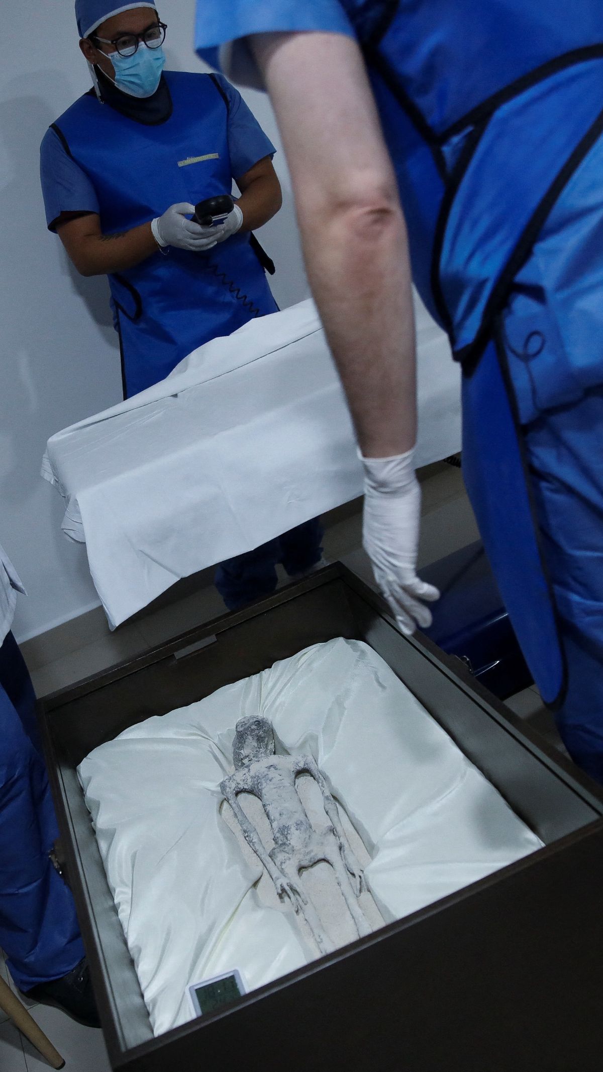 FOTO: Melihat Para Peneliti Meksiko Periksa Dua Tubuh Mumi Alien ...