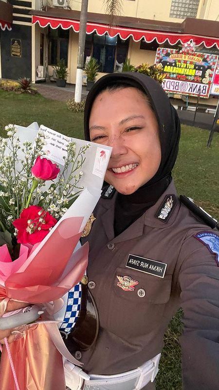 Potret Terbaru Brigadir Hikma Nur Syafa, Polwan Cantik Asal Yogya yang ...