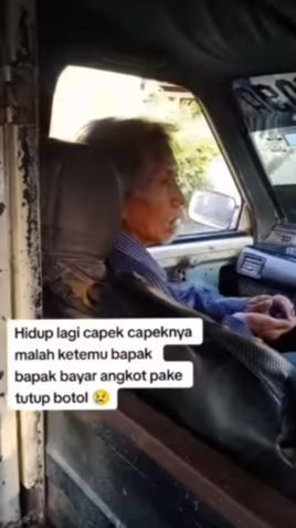 Momen Haru Seorang Kakek Naik Angkot Bayar Pakai Tutup Botol karena Tak Punya Uang, Sikap ...