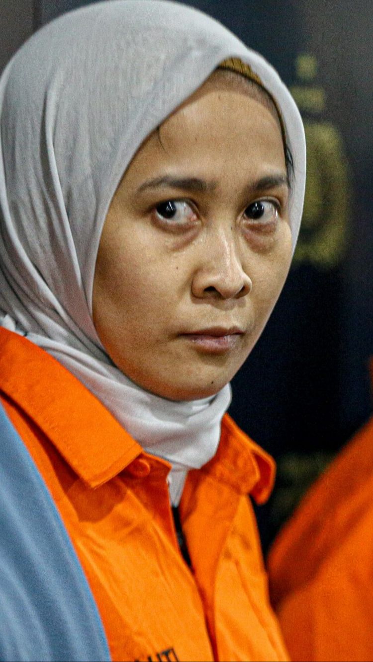 Suasana Sidang Perdana Si Kembar Penipu Rihana-Rihani, Ada Protes dari ...