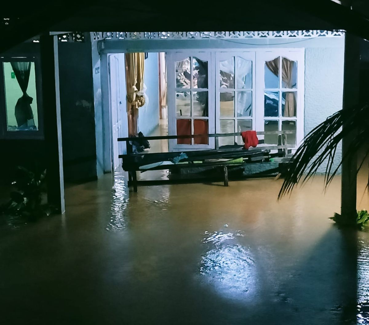 Hujan Sejak Kemarin Sebabkan Aceh Selatan Banjir, Lalu Lintas Jalan ... Hujan Sejak Kemarin Sebabkan Aceh Selatan Banjir, Lalu Lintas Jalan ...