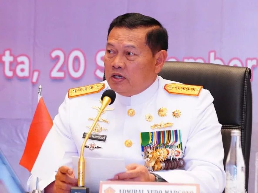 Potret Gagah Panglima TNI Salam Komando dengan Panglima AB Singapura ...