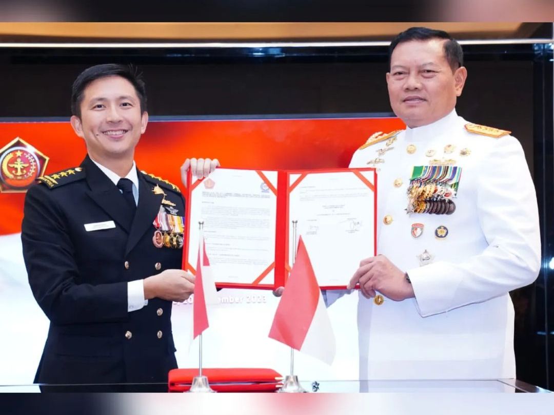 Potret Gagah Panglima TNI Salam Komando dengan Panglima AB Singapura ...