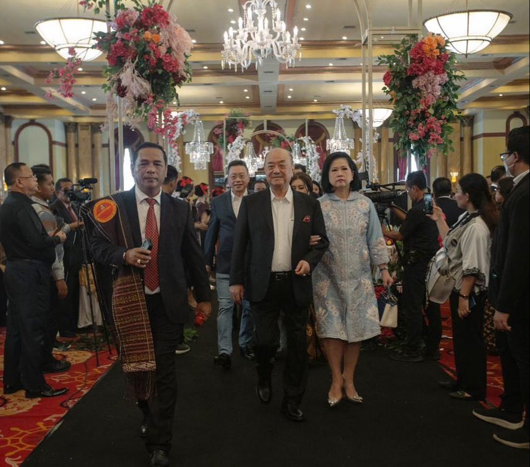 Pernikahan Anaknya Didatangi Orang Terkaya di Indonesia, Hotman Paris ...