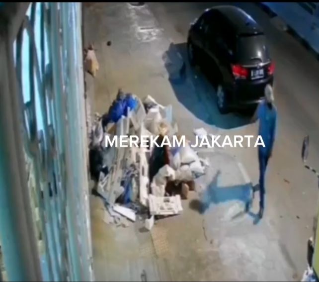 Komplotan Pencuri Gasak Mobil Boks Di Jakbar Polisi Buru Pelaku