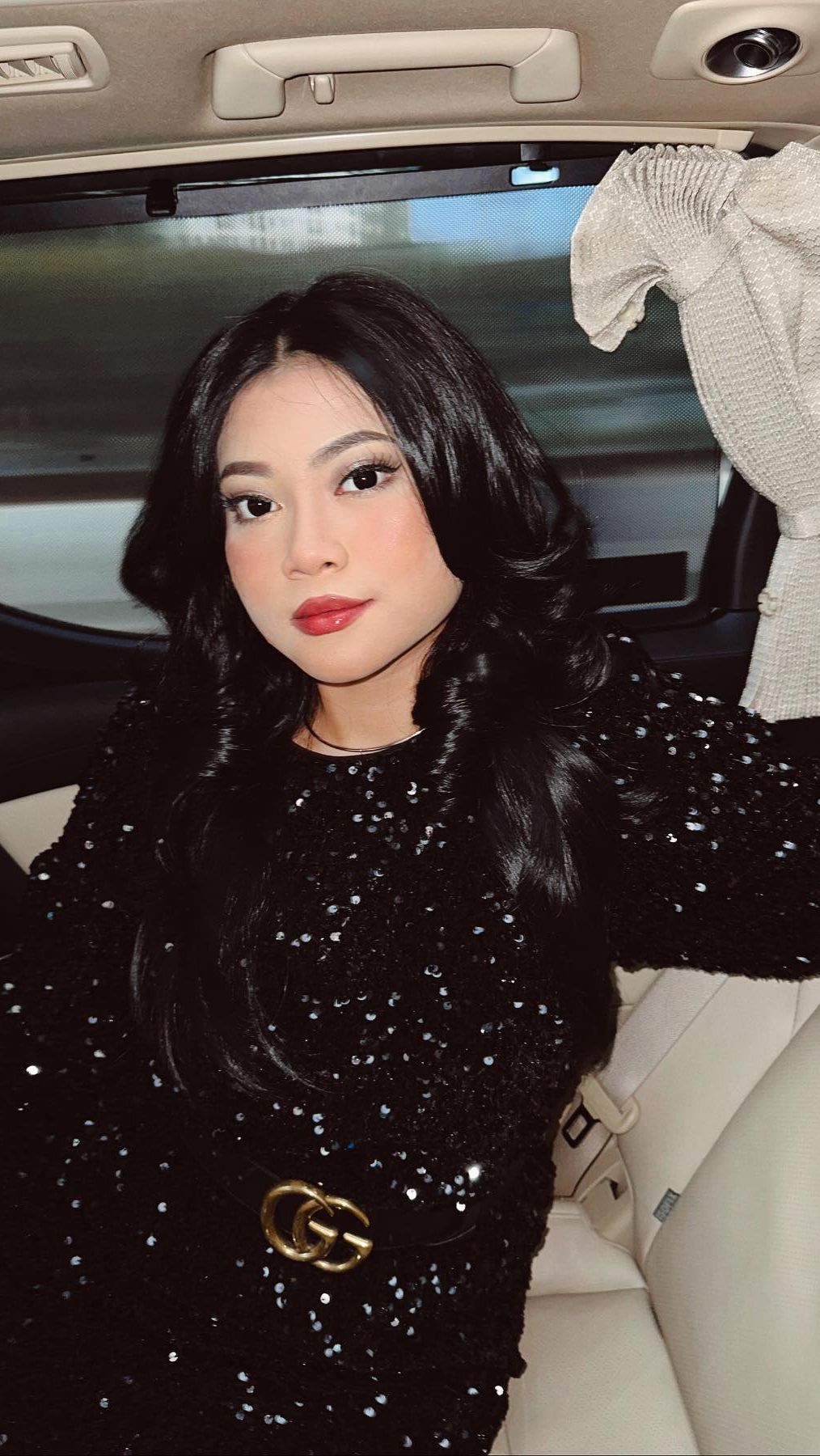 Potret Kolam Renang Super Istimewa Hanum Mega, Ternyata Isinya Pakai ...