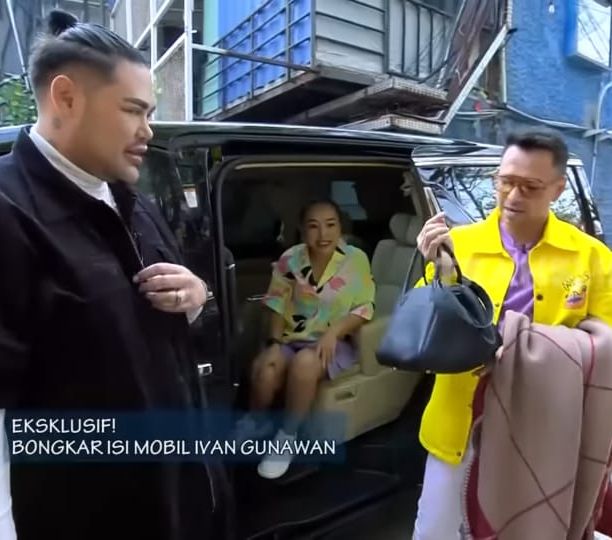 Bongkar Isi Mobil Mewah Ivan Gunawan, di Dalamnya ada Sandal Jepit 'Itu ...