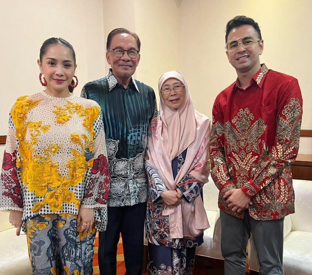 Penampilan Nagita Slavina Bertemu Perdana Menteri Malaysia Bikin Salfok ...