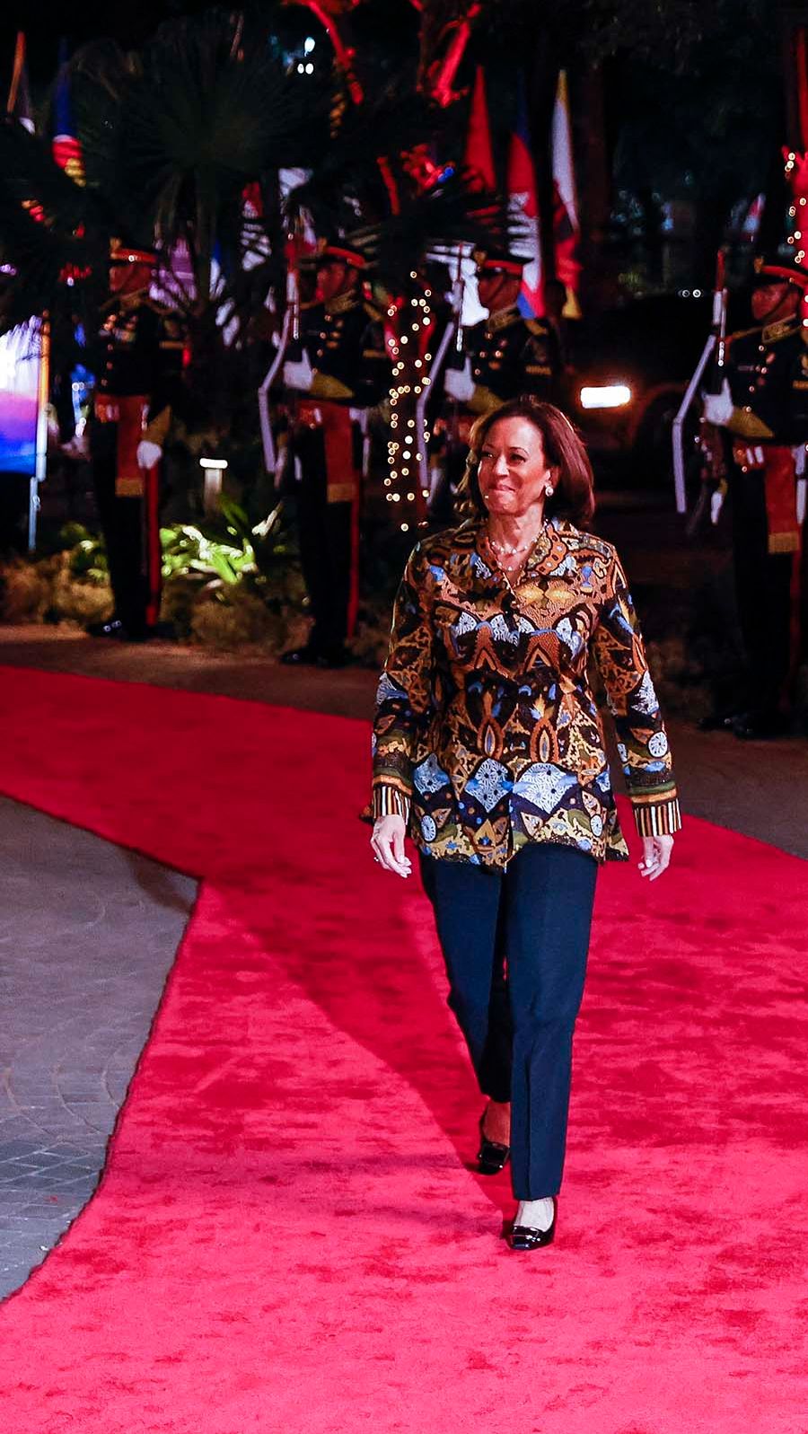 FOTO: Gaya Para Pemimpin Negara Kompak Berpakaian Batik di Gala Dinner ...