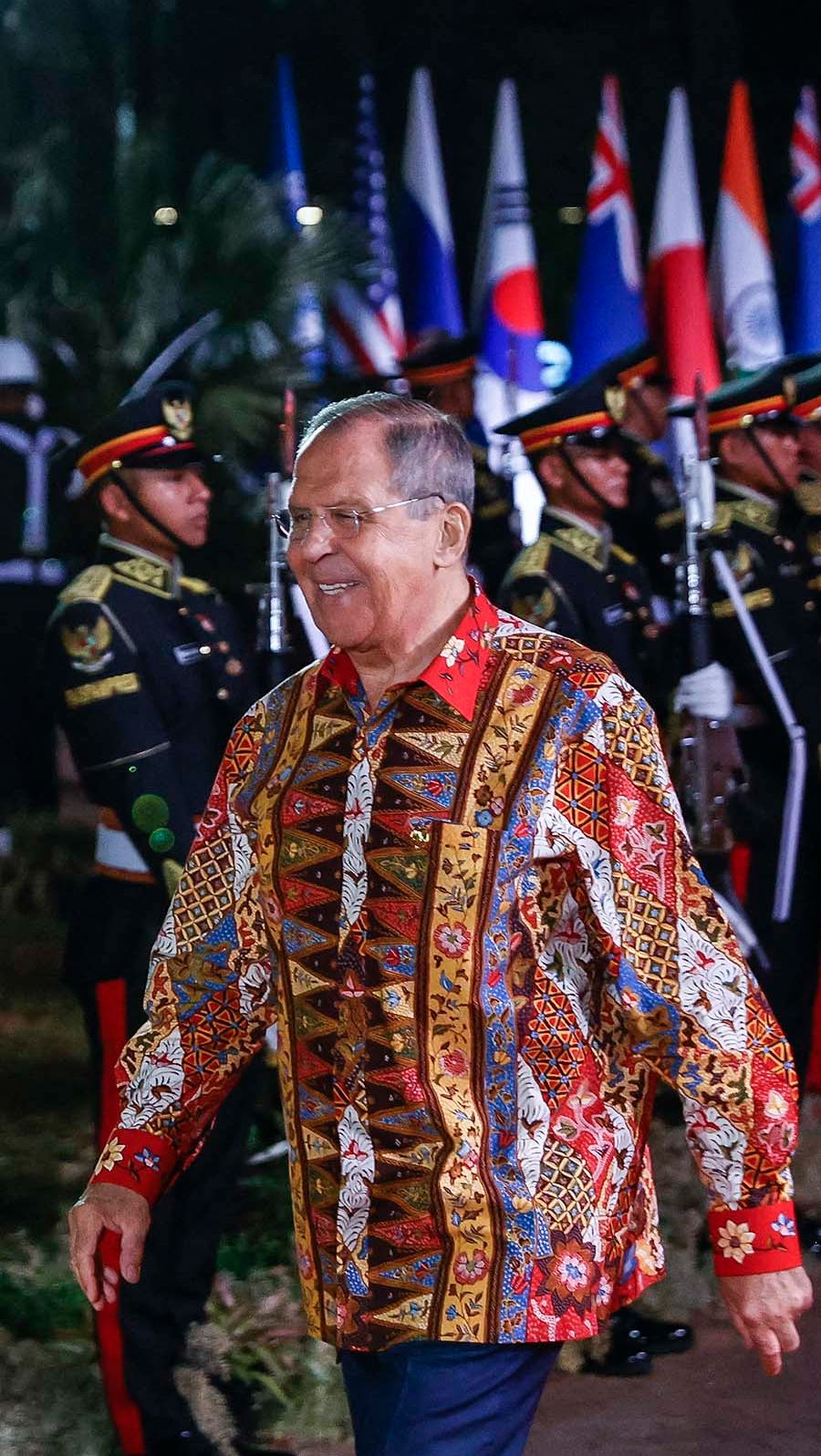 FOTO: Gaya Para Pemimpin Negara Kompak Berpakaian Batik di Gala Dinner ...
