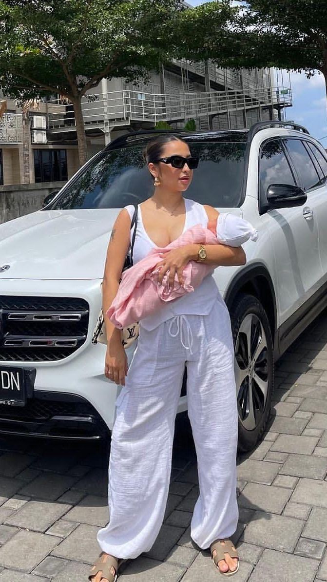 Kini Jadi 'Hot Mom', Intip Potret Jennifer Coppen Tampil Stunning saat ...