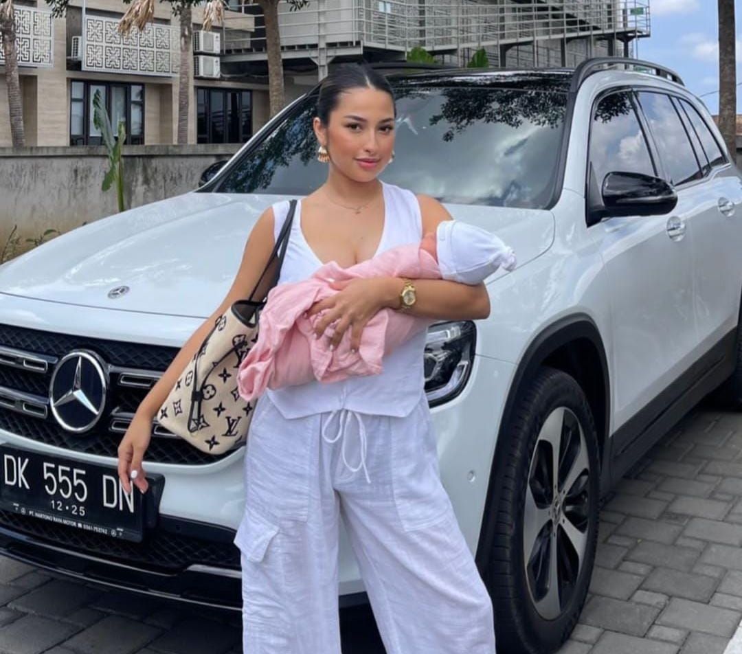 Kini Jadi 'Hot Mom', Intip Potret Jennifer Coppen Tampil Stunning saat ...