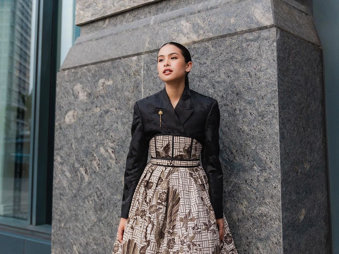 6 Potret Maudy Ayunda dalam Hanbok Batik, Gabungan Kain Tradisional dan ...
