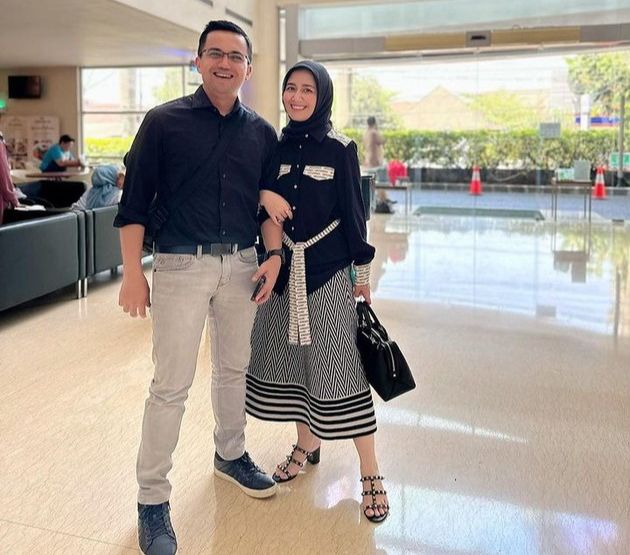 Potret Penampilan Dine Istri Sahrul Gunawan yang Ramai Dikritik Netizen ... Potret Penampilan Dine Istri Sahrul Gunawan yang Ramai Dikritik Netizen ...