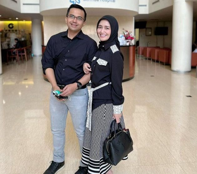Potret Penampilan Dine Istri Sahrul Gunawan yang Ramai Dikritik Netizen ... Potret Penampilan Dine Istri Sahrul Gunawan yang Ramai Dikritik Netizen ...